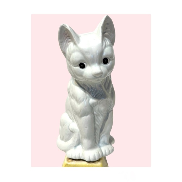 Vintage | Accents | Vintage White Ceramic Cat Figurine | Poshmark